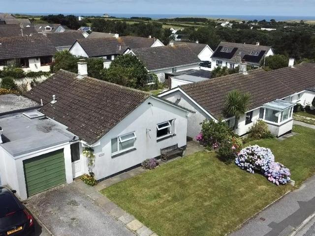 2 bedroom detached bungalow for sale