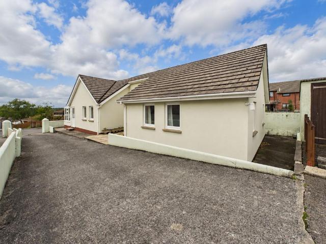 2 bedroom detached bungalow for sale