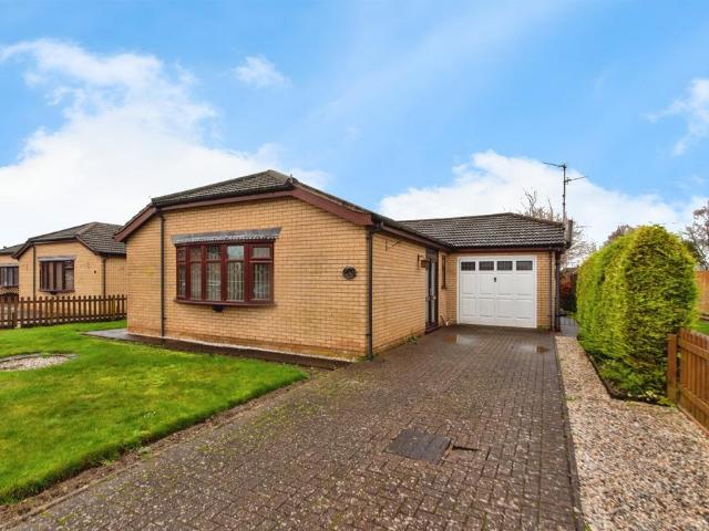 2 bedroom detached bungalow for sale