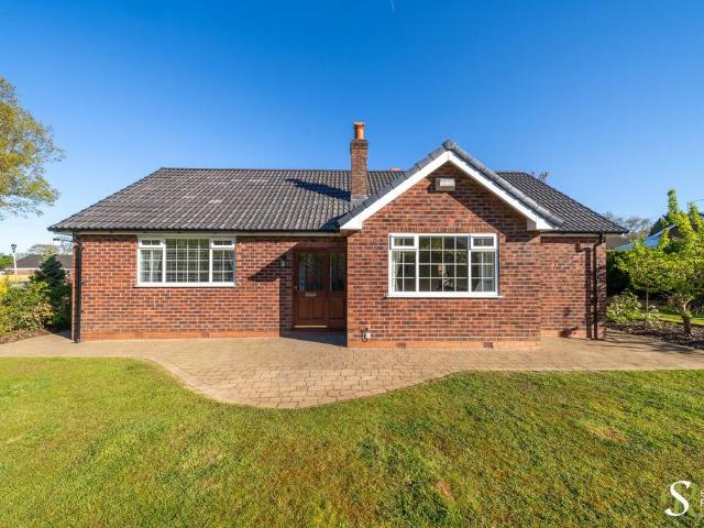 2 bedroom detached bungalow for sale