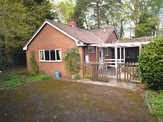 2 bedroom detached bungalow for sale