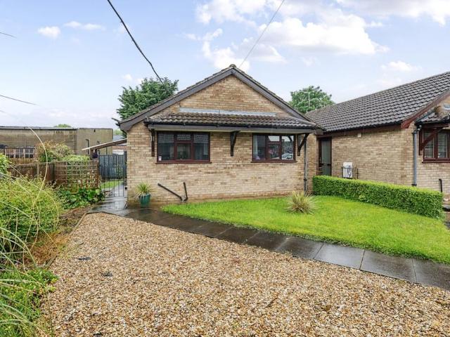 2 bedroom detached bungalow for sale