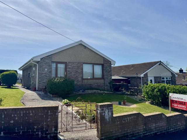 2 bedroom detached bungalow for sale
