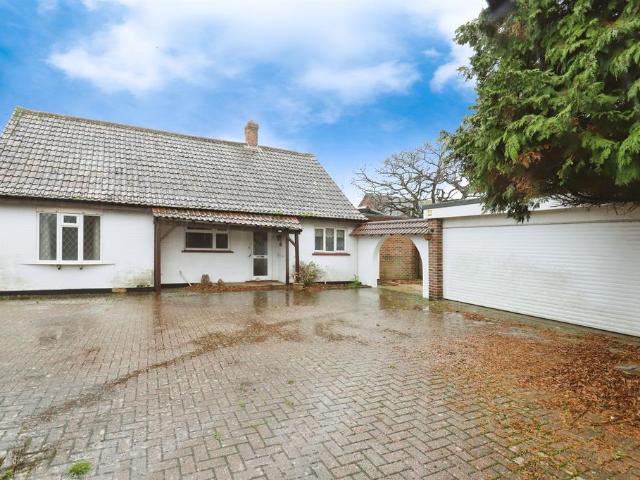 2 bedroom detached bungalow for sale