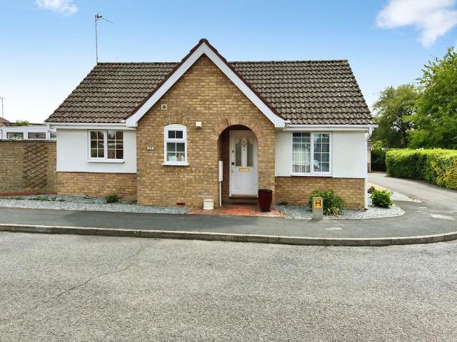 2 bedroom detached bungalow for sale