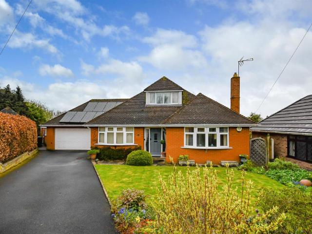 2 bedroom detached bungalow for sale