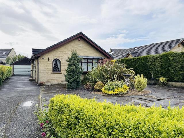 2 bedroom detached bungalow for sale