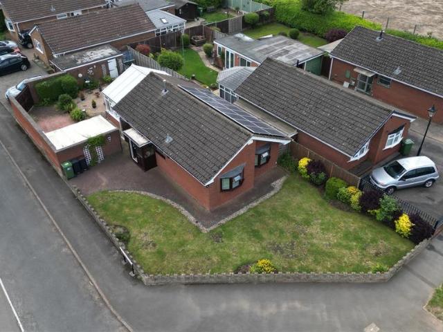 2 bedroom detached bungalow for sale