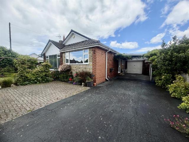 2 bedroom detached bungalow for sale