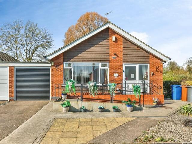 2 bedroom detached bungalow for sale