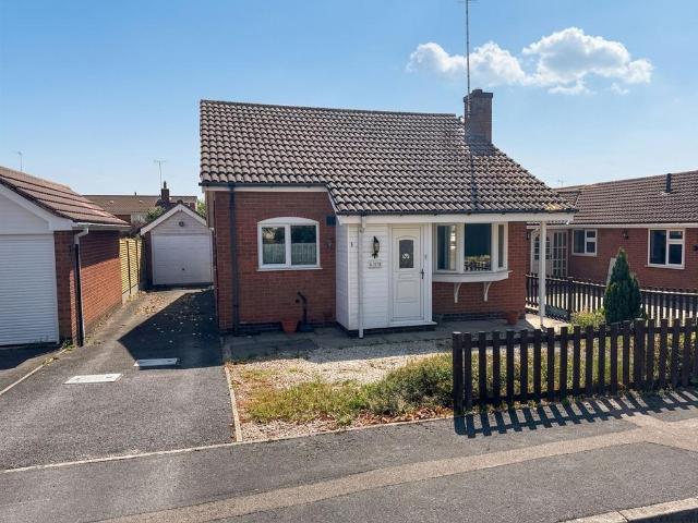 2 bedroom detached bungalow for sale