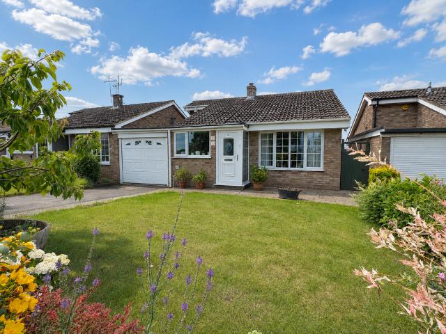 2 bedroom detached bungalow for sale