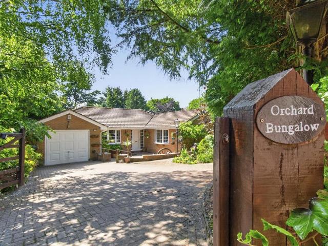 2 bedroom detached bungalow for sale