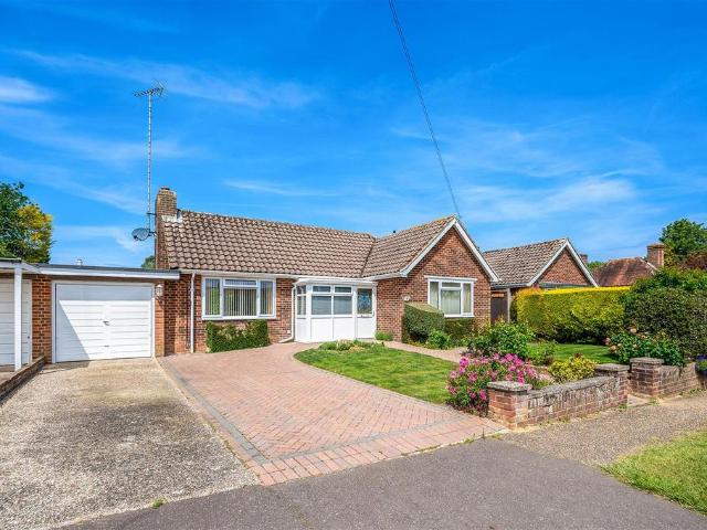 2 bedroom detached bungalow for sale