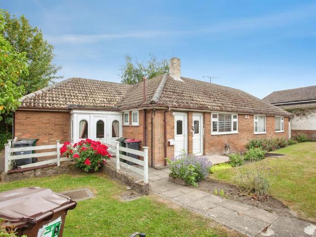 2 bedroom detached bungalow for sale