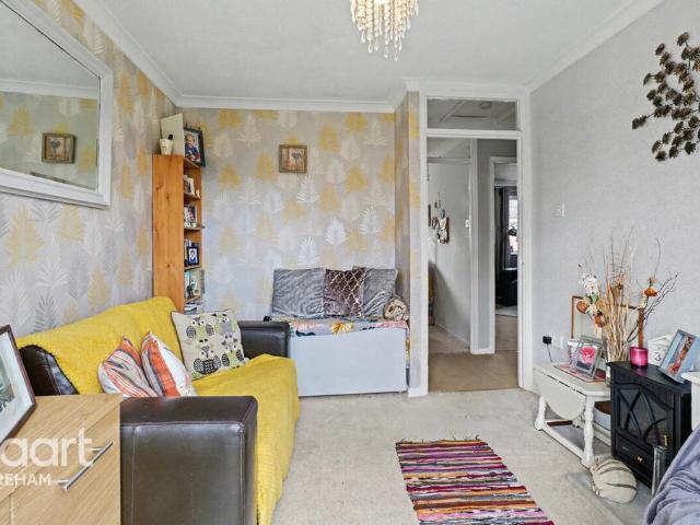 2 bedroom detached bungalow for sale