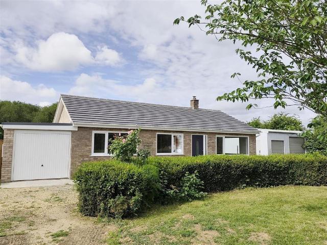 2 bedroom detached bungalow for sale