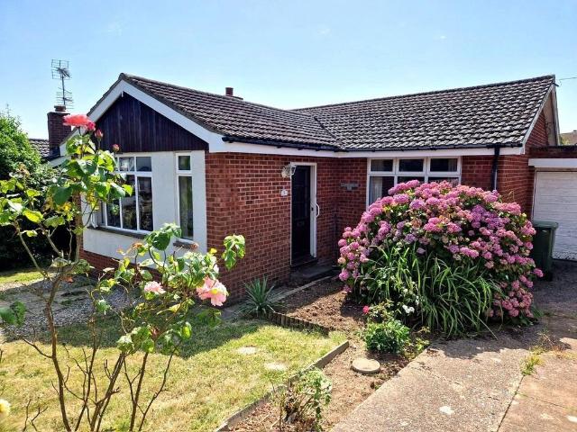 2 bedroom detached bungalow for sale