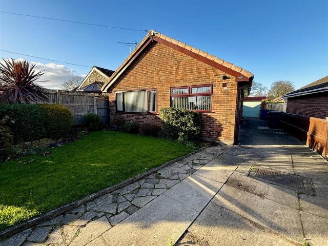 2 bedroom detached bungalow for sale