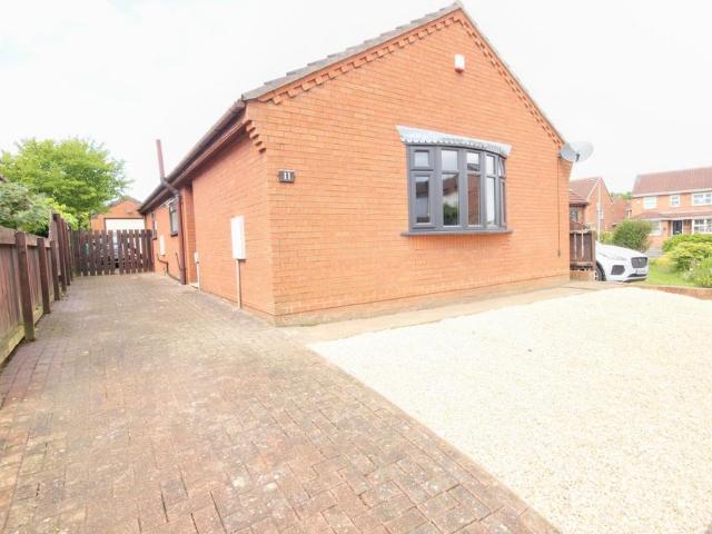 2 bedroom detached bungalow for sale