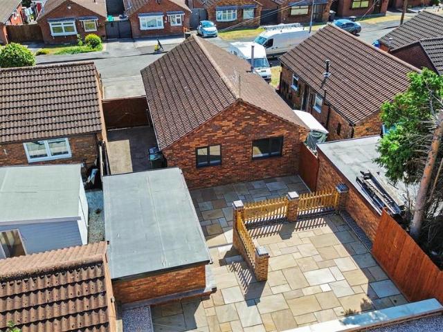 2 bedroom detached bungalow for sale