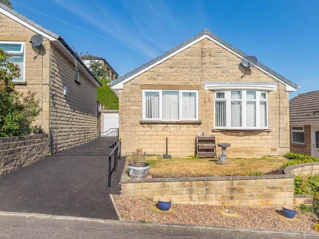 2 bedroom detached bungalow for sale