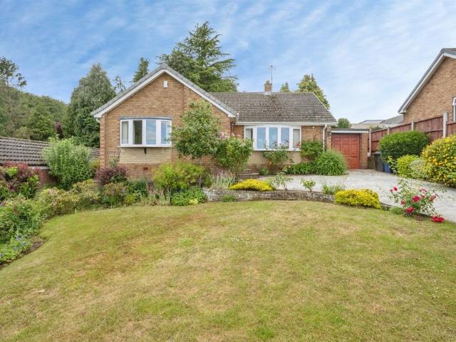 2 bedroom detached bungalow for sale