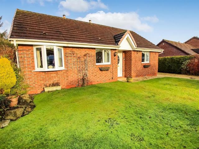 2 bedroom detached bungalow for sale