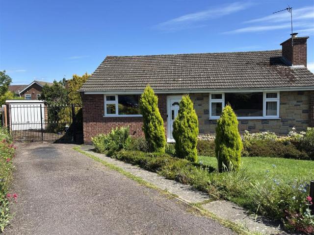 2 bedroom detached bungalow for sale