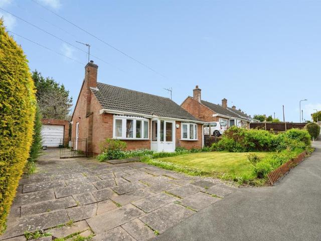 2 bedroom detached bungalow for sale