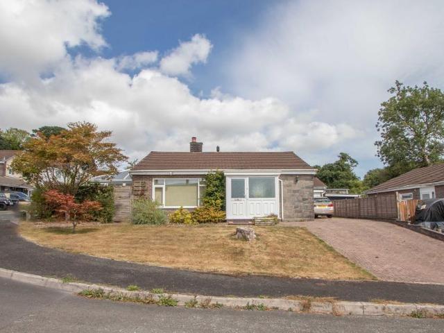2 bedroom detached bungalow for sale