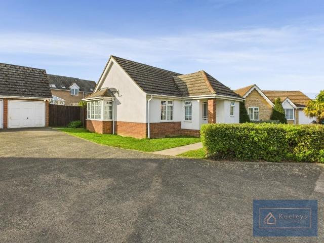 2 bedroom detached bungalow for sale