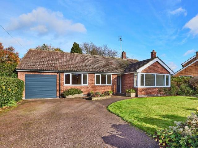 2 bedroom detached bungalow for sale