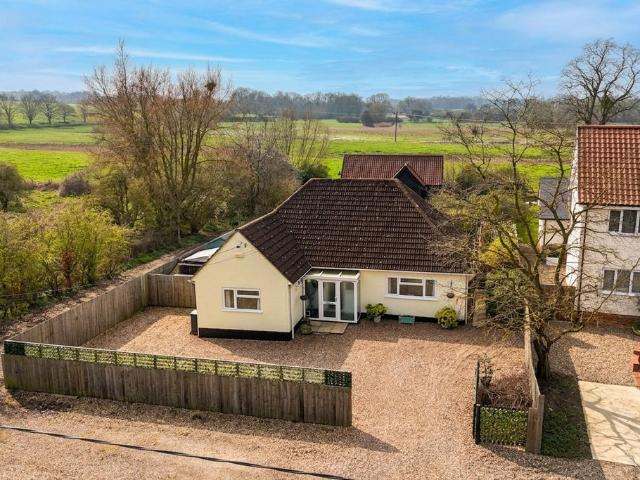 2 bedroom detached bungalow for sale