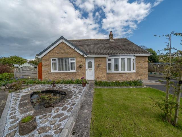 2 bedroom detached bungalow for sale