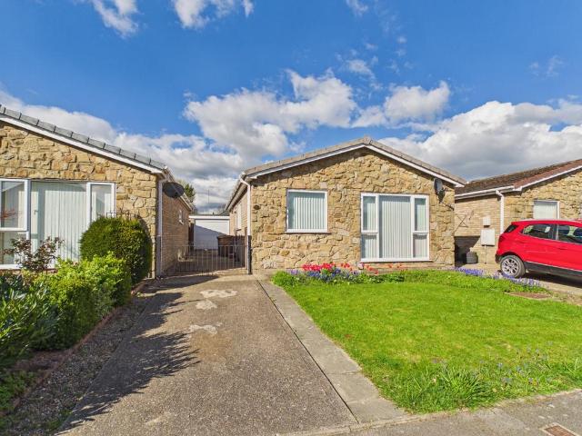 2 bedroom detached bungalow for sale