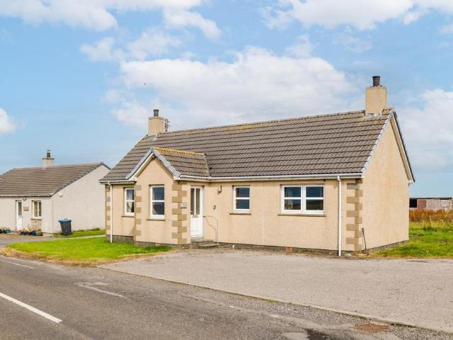 2 bedroom detached bungalow for sale