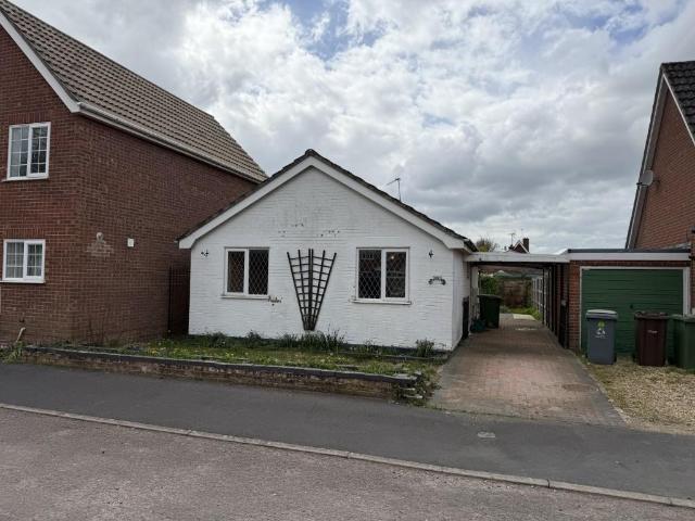 2 bedroom detached bungalow for sale