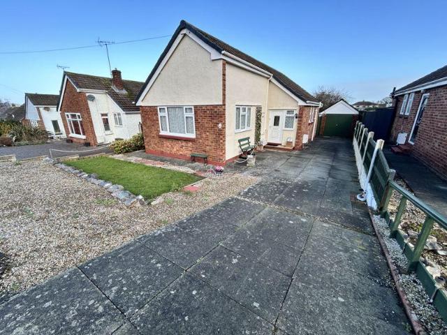 2 bedroom detached bungalow for sale