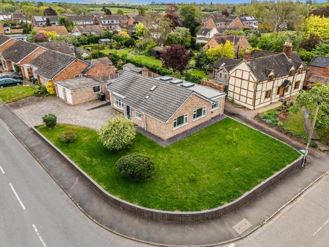 2 bedroom detached bungalow for sale