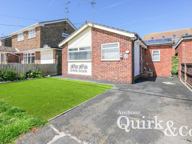 2 bedroom detached bungalow for sale