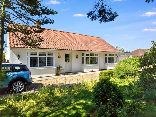2 bedroom detached bungalow for sale