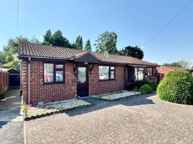 2 bedroom detached bungalow for sale