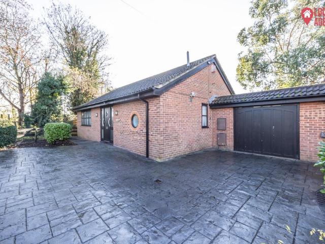2 bedroom detached bungalow for sale
