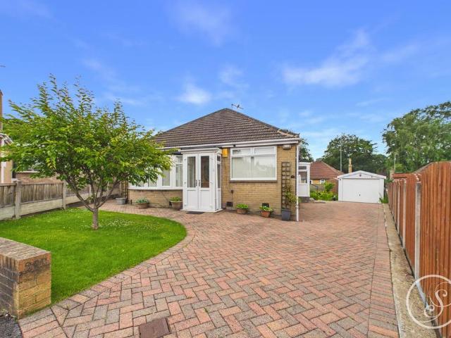 2 bedroom detached bungalow for sale