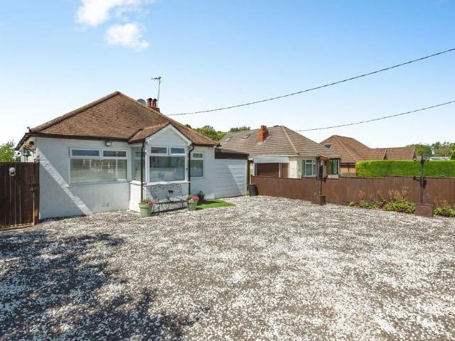 2 bedroom detached bungalow for sale