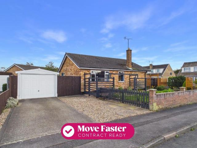 2 bedroom detached bungalow for sale