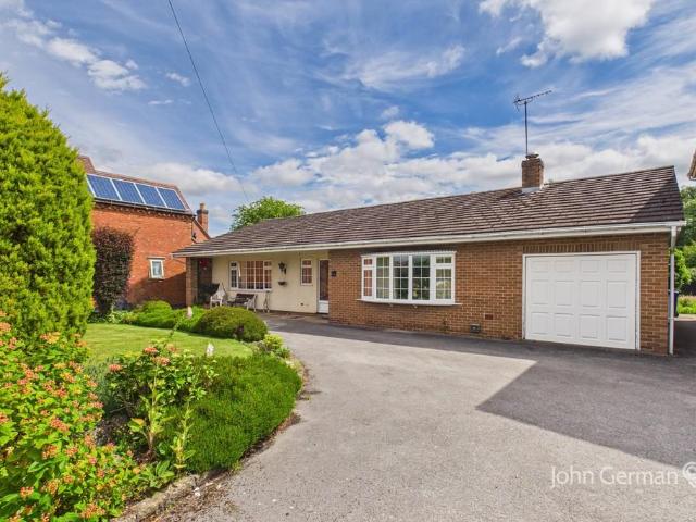 2 bedroom detached bungalow for sale