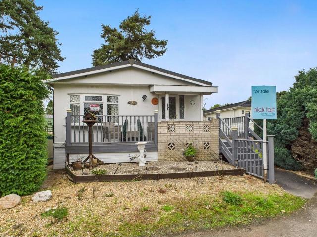 2 bedroom park home for sale
