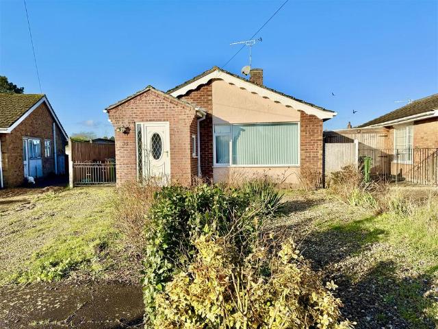 2 bedroom detached bungalow for sale
